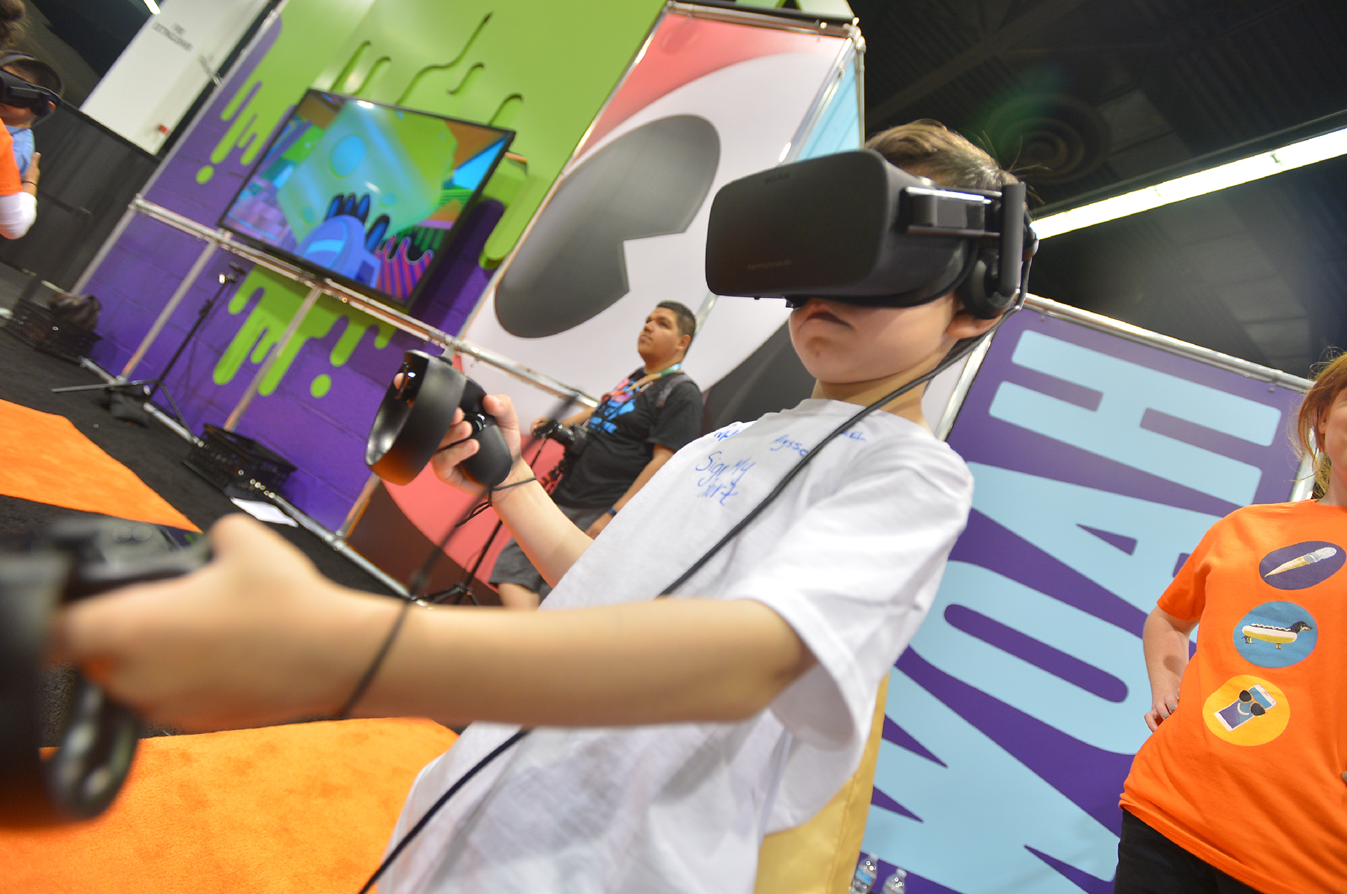 Shino Urano - VidCon 2017 - Nickelodeon Booth