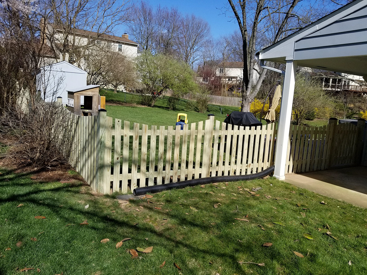 MetroGreen Fences, Decks, Porches & Remodeling - 4' Picket Fence