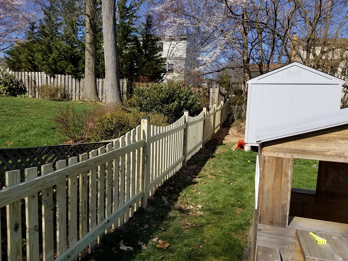 MetroGreen Fences, Decks, Porches & Remodeling - 4' Picket Fence
