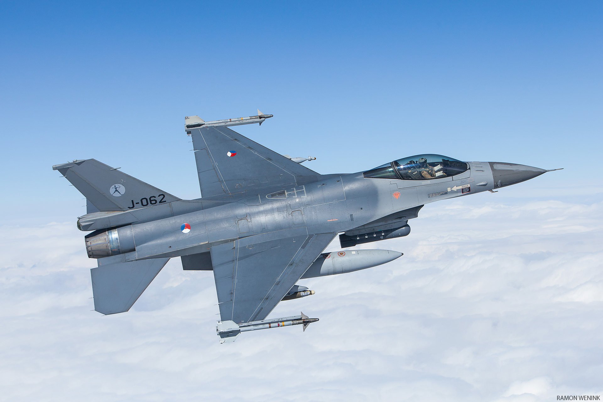 Ramon Wenink Aerial Photography - LOCKHEED MARTIN F-16AM - ATF