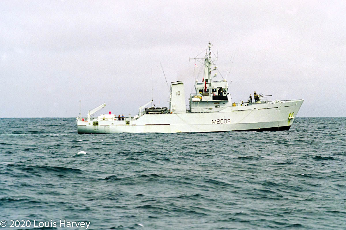 Louis Harvey - My Portfolio - RNR Crewed Minesweepers at Sea - 1991 & 1992