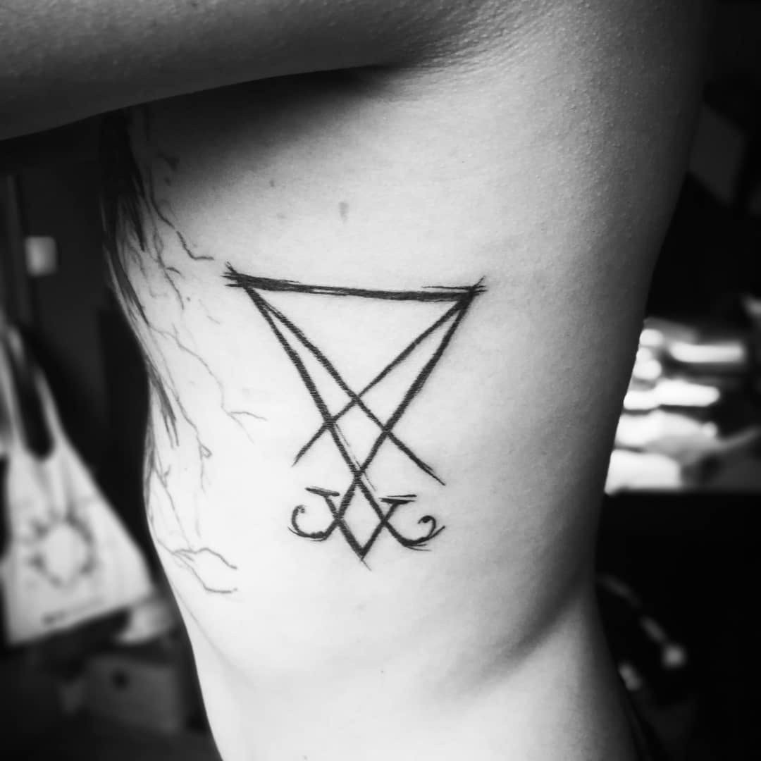 Pendora Wunderlich - Lucifer sigil