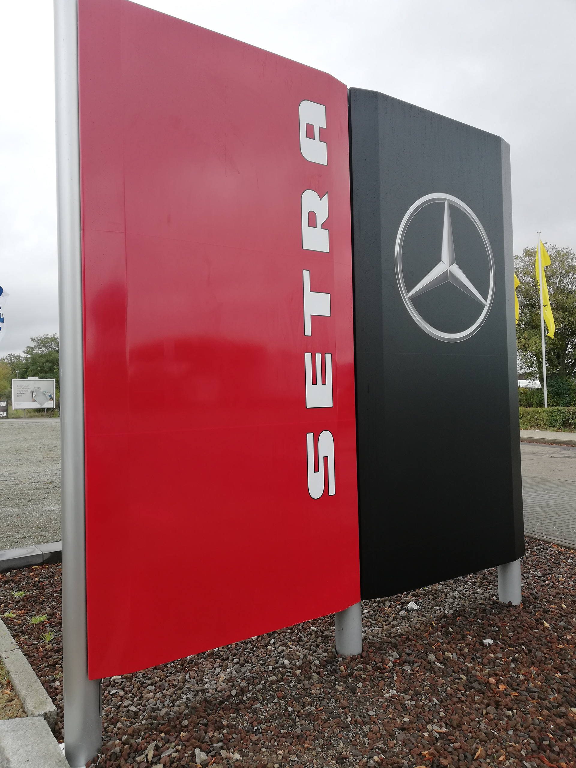 Mariusz Konopnicki - Pylon reklamowy - Mercedes, Setra