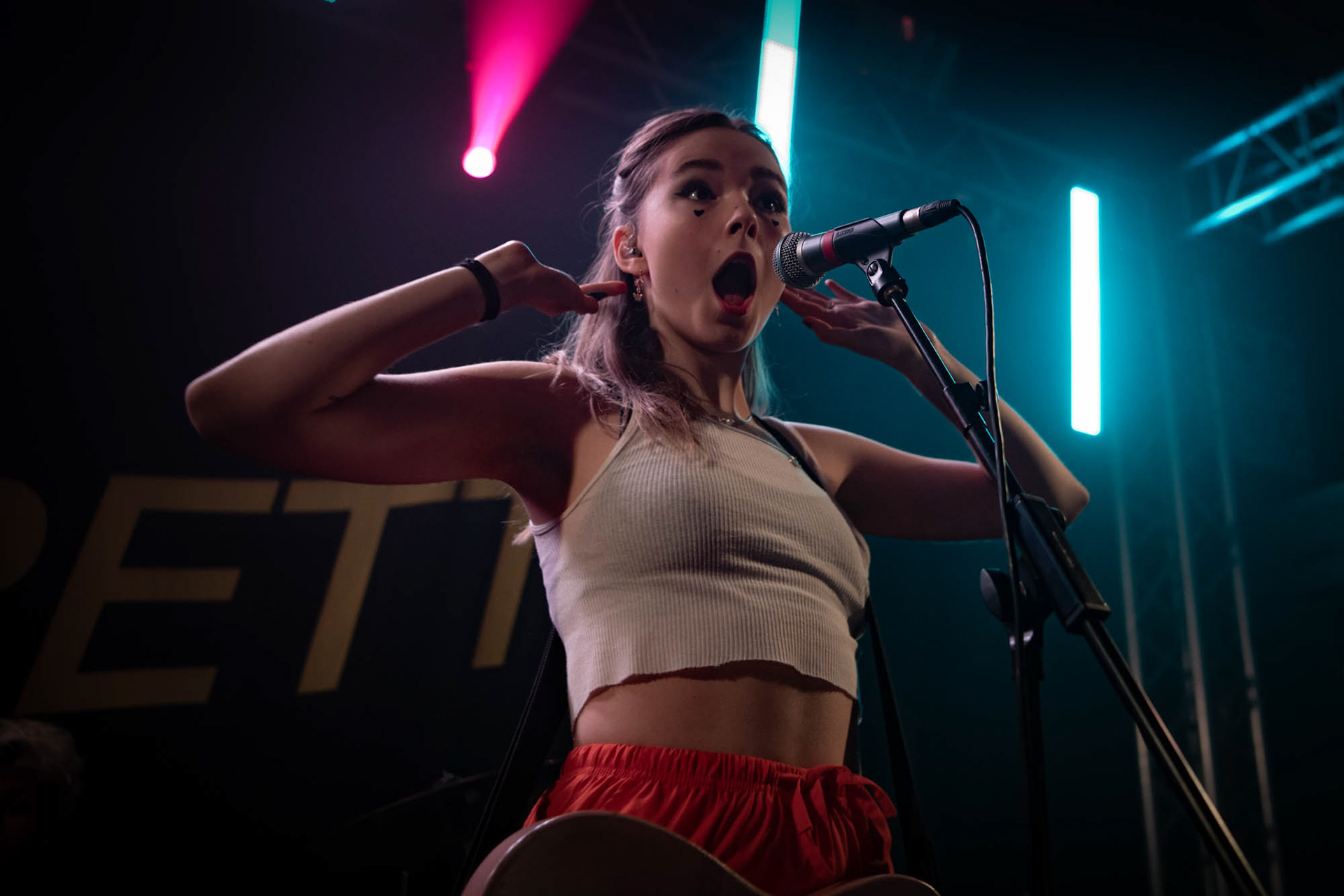 Vicky Pea Live - The Regrettes & Lauran Hibberd - Liverpool 2019